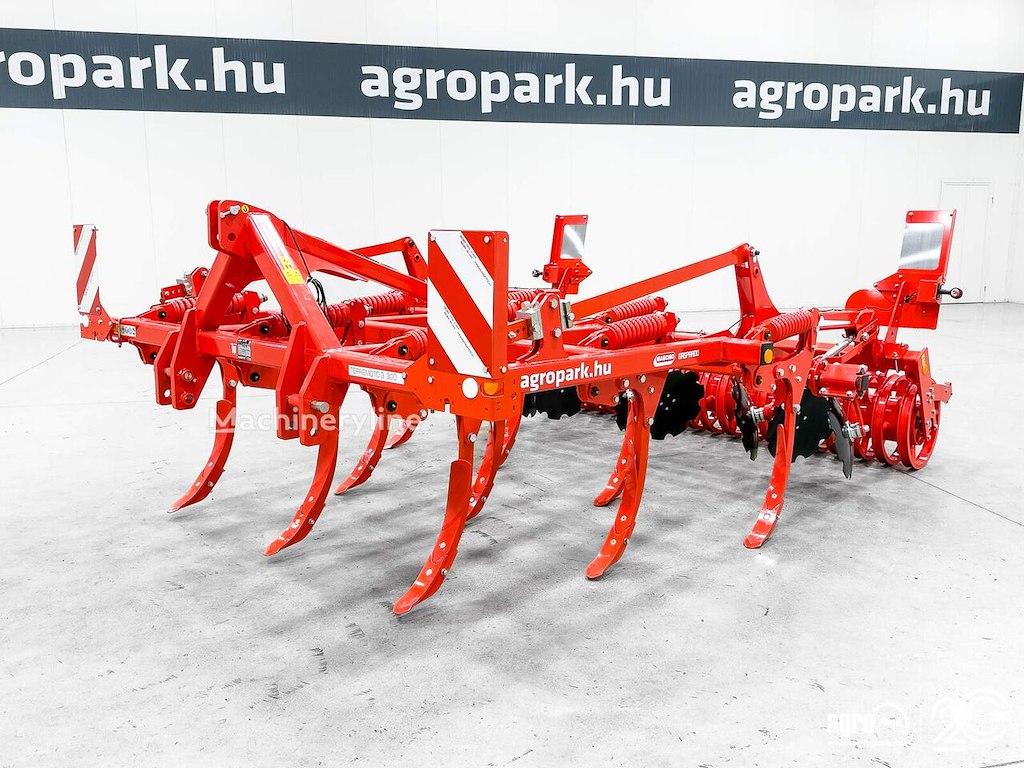 Novi Gaspardo Terremoto 3 300 cultivator with 3 m working width and fixed fram bager-utovarivač