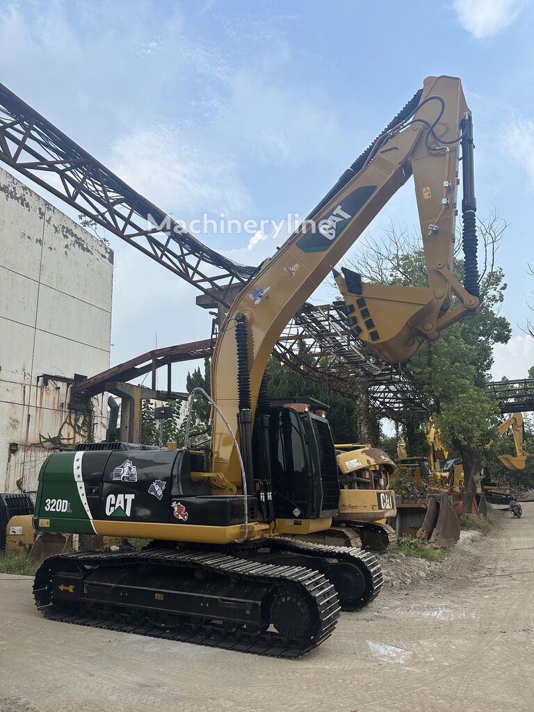 Caterpillar 320D2L bager guseničar