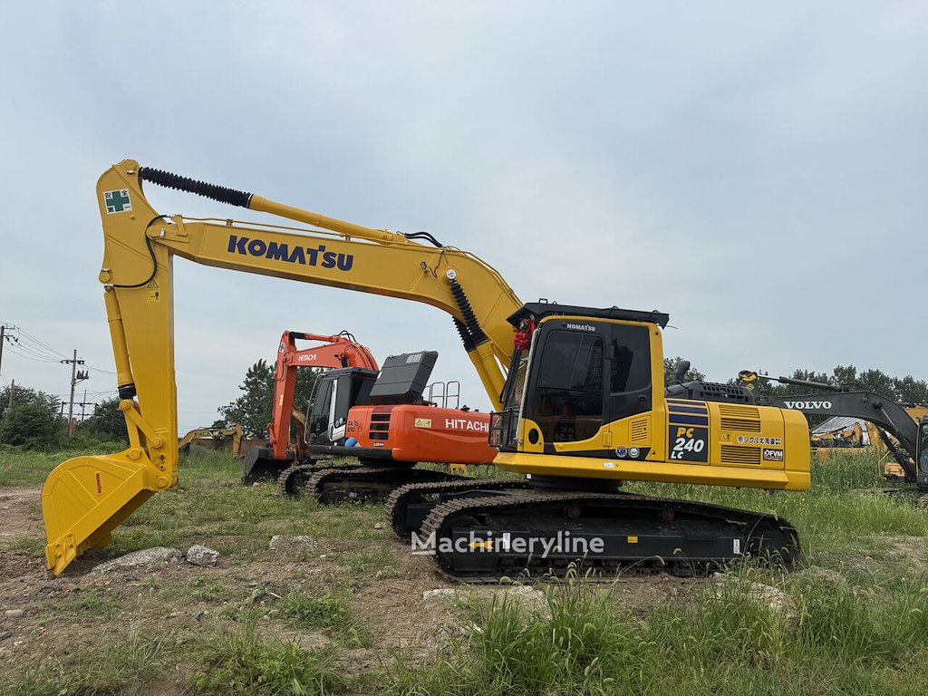 Komatsu PC240-8 bager guseničar
