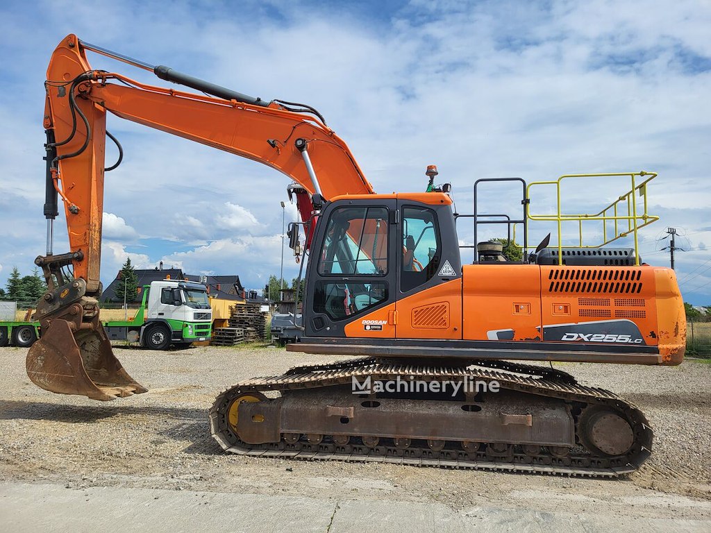 Doosan DX255LC-5 bager guseničar