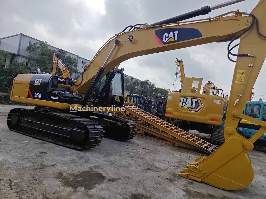 Caterpillar 320d bager guseničar