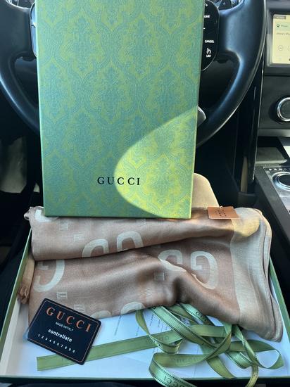 Gucci esarpa