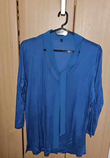 Prelepa bluza Benetton vel.36