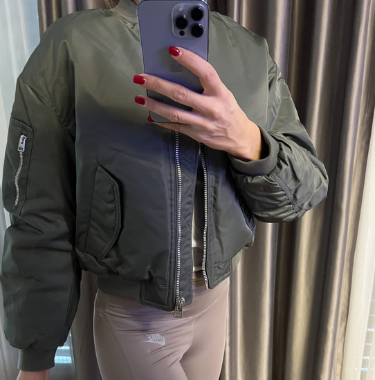 ZARA bomber jakna