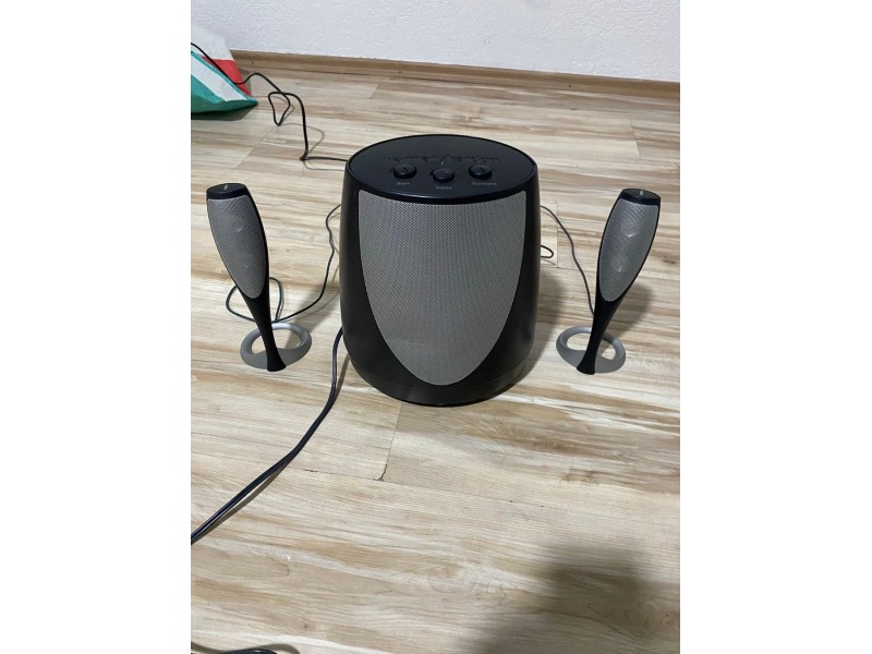 Harman Kardon HK696 Original zvucnici Nemacki 50-60Hz