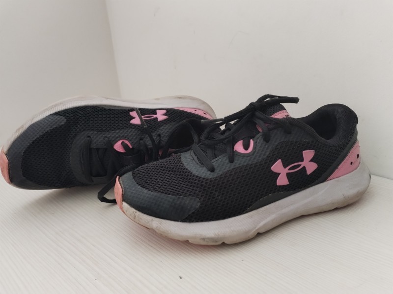 UNDER ARMOUR PATIKE (23 cm)