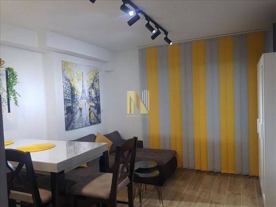 Kompletno nameštena garsonjera, 22m2+7m2 terase