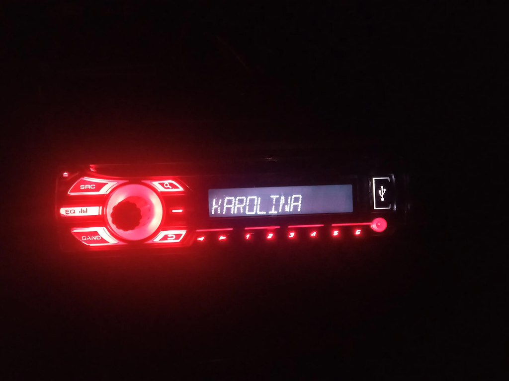 Pioneer Radio/CD sa USB-om 2500Din Akcija