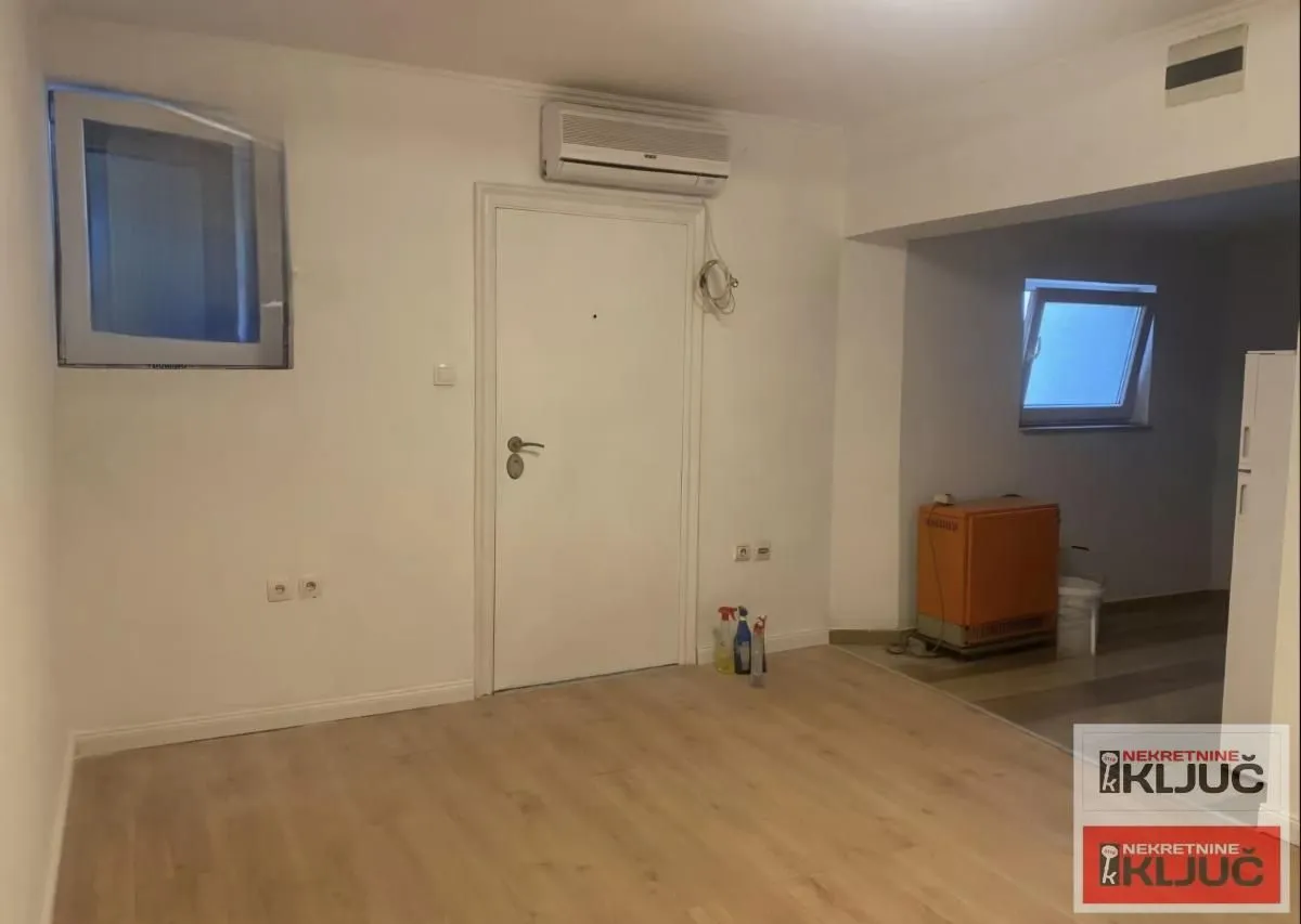 Prodaja, garsonjera, 26m², Centar, Novi Sad