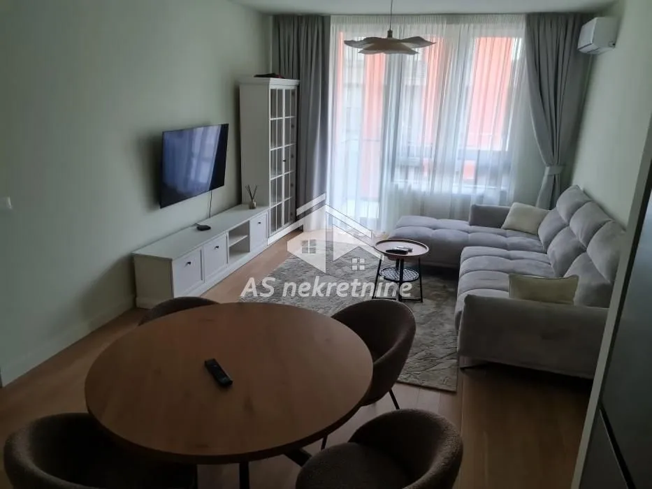 Izdavanje, dvosoban stan, 60m², Savski Venac, Beograd