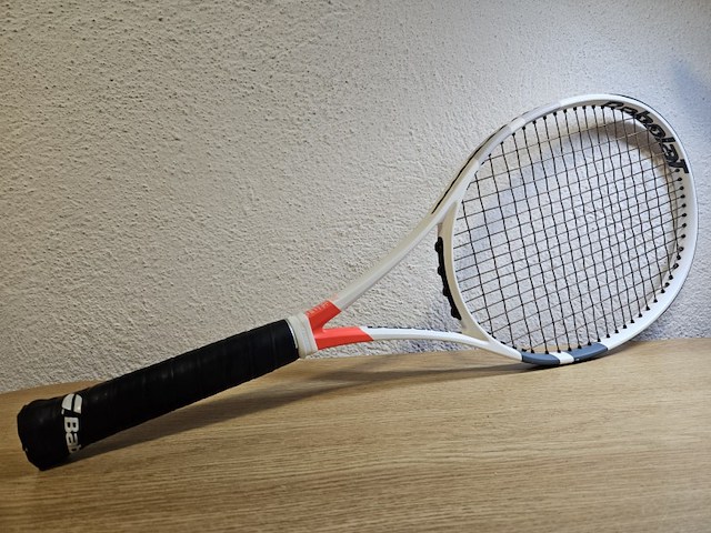 Pro teniski reket Babolat PURE strike Team 285g 686mm 3