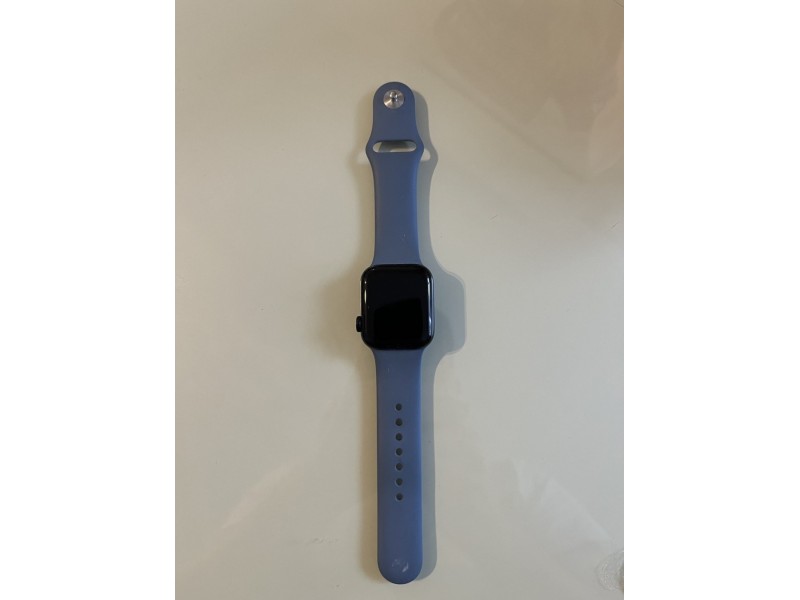 Apple Watch SE (2nd generation) – ODLIČNO STANJE!