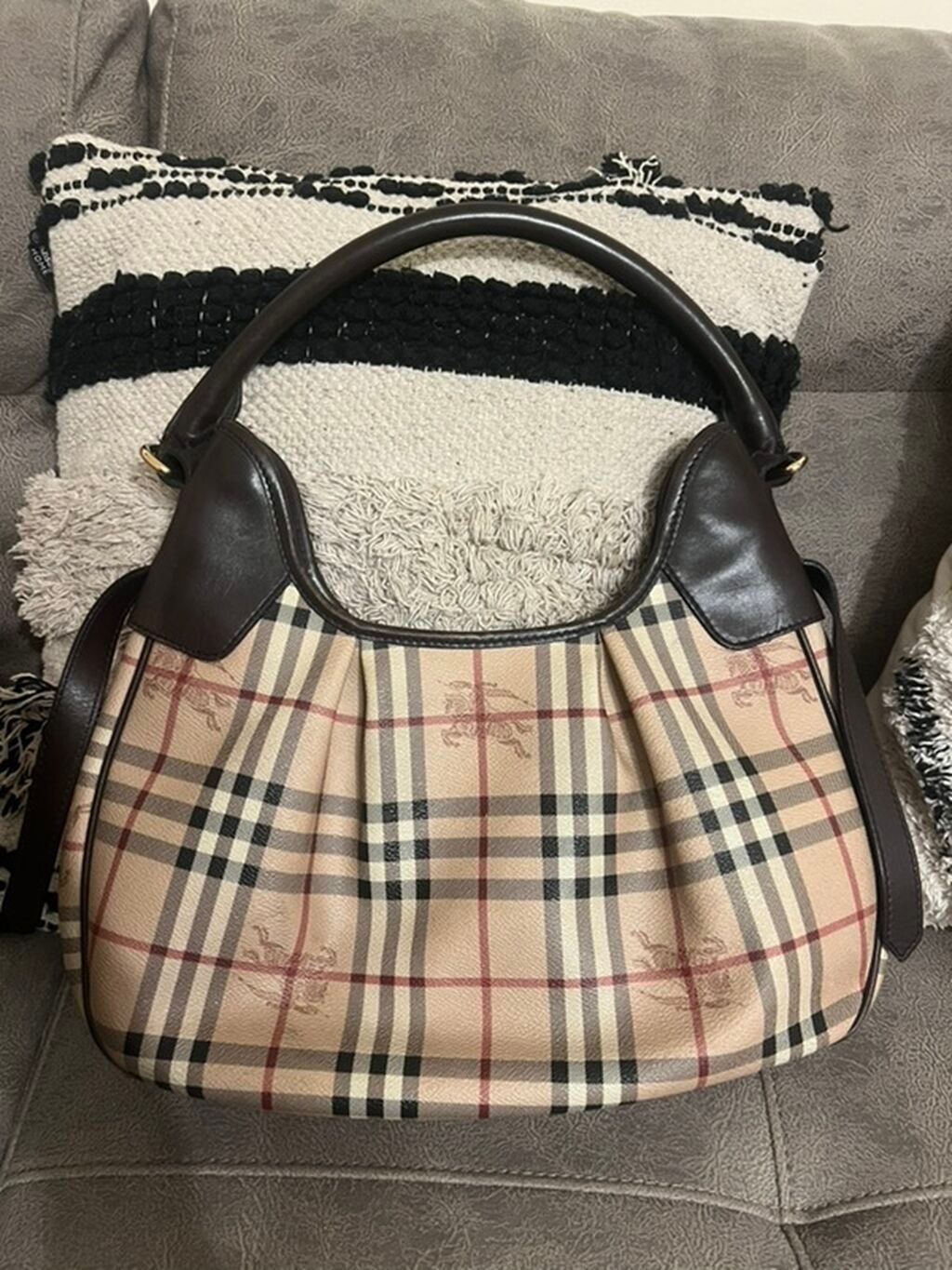 Burberry torba za rame – klasični check dizajn - Model: ženska torba