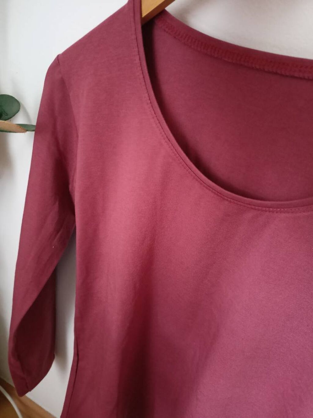 Nova bluza boje cigle. Veličina L. Materijal - pamuk i elastin. Dužina