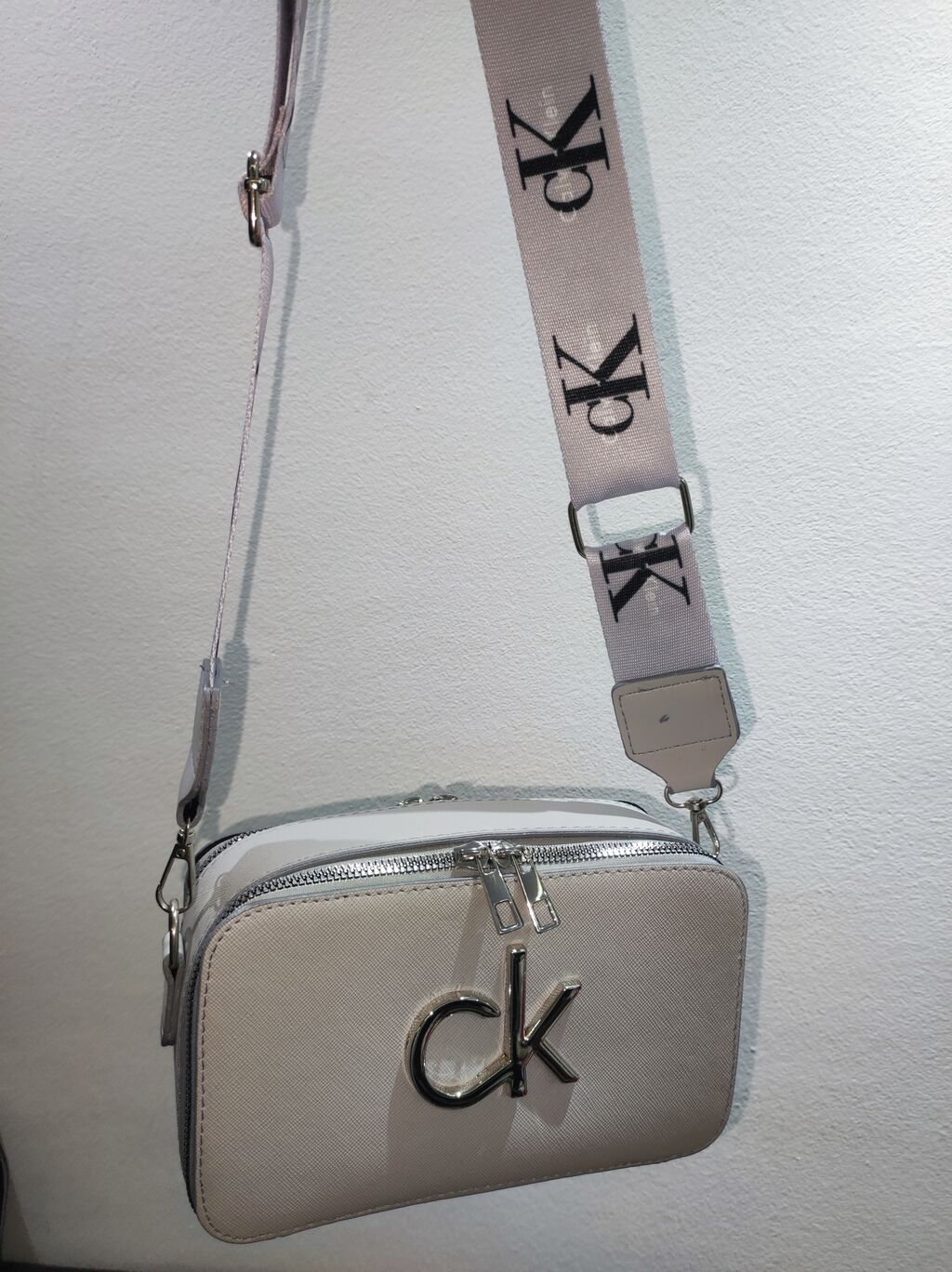 Torba za rame, Calvin Klein