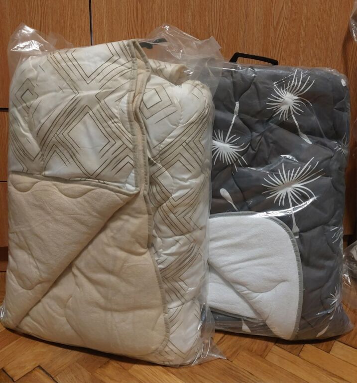 ☃️Bračni jorgani ☃️Dimenzije-140*200 ☃️Cena 2600 din ☃️Punilo koflin