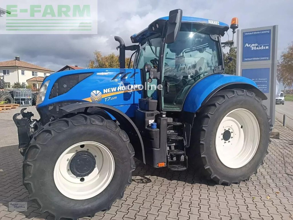 New Holland t7.225 ac traktor točkaš