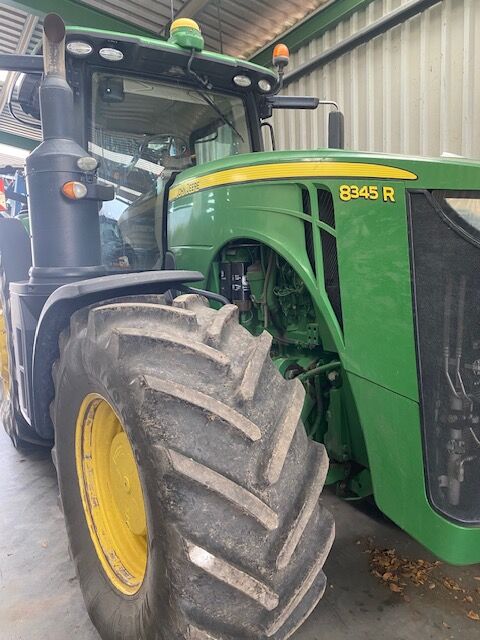 John Deere 8345 R traktor točkaš