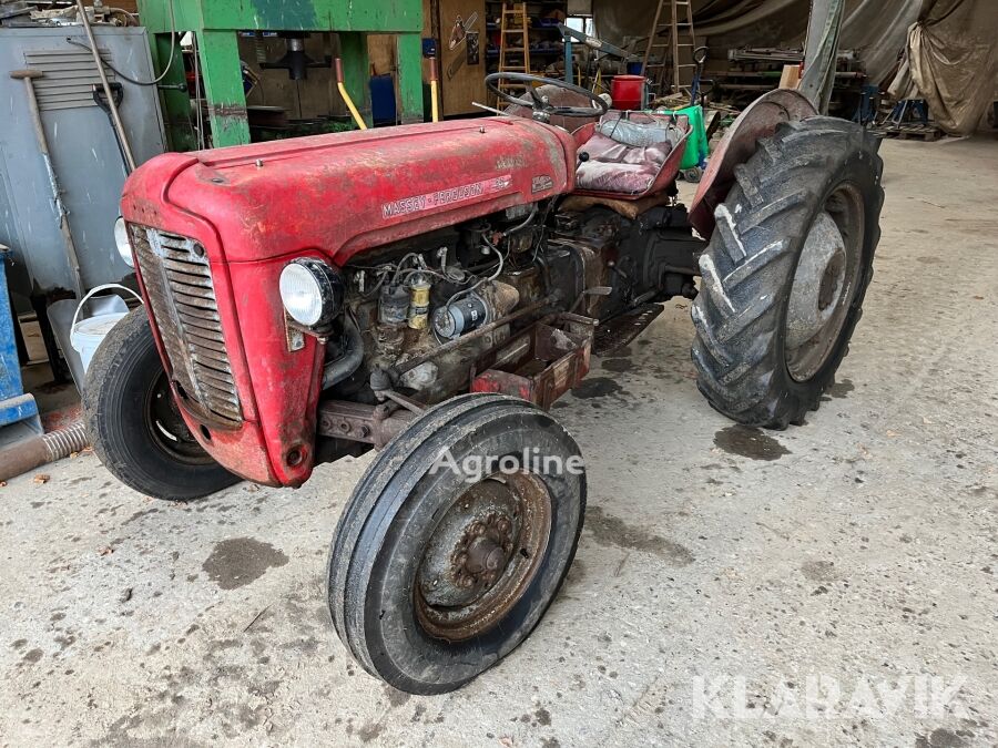 Prodaje se Massey Ferguson 35 traktor točkaš na aukciji