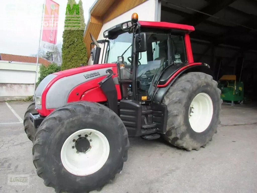 Valtra n 101 hi-tech traktor točkaš
