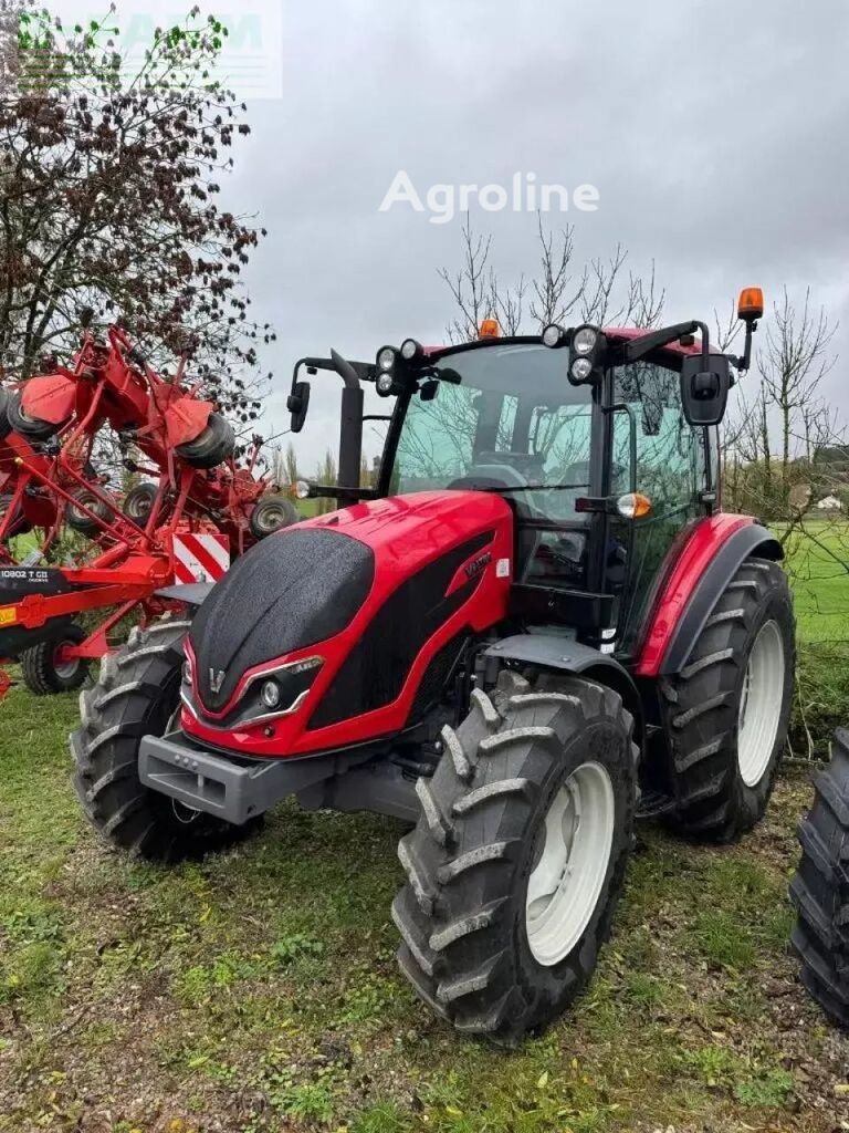 Valtra a85 traktor točkaš