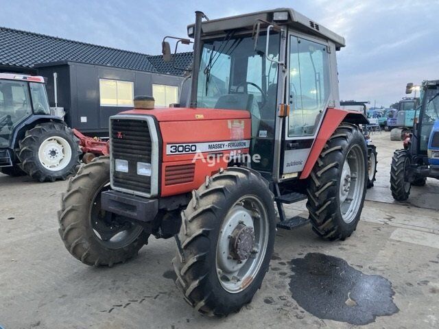 Massey Ferguson TRACTOR(Massey Ferguson) traktor točkaš