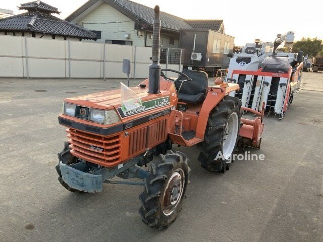 Kubota TRACTOR(Kubota) mototraktor