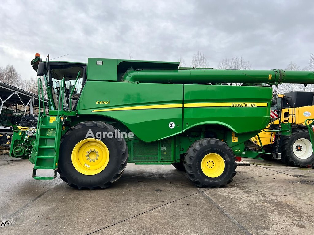 John Deere S670i kombajn za žito