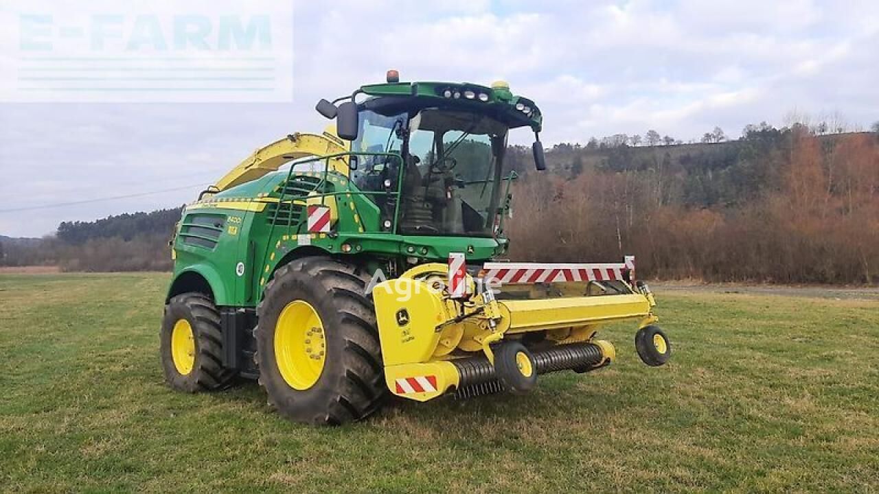 John Deere 8400 krmni kombajn