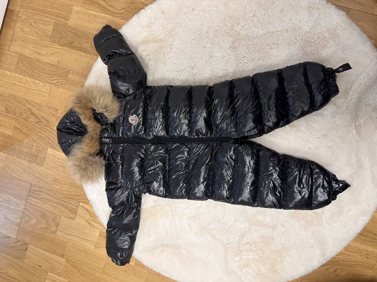 Moncler skafander za bebe