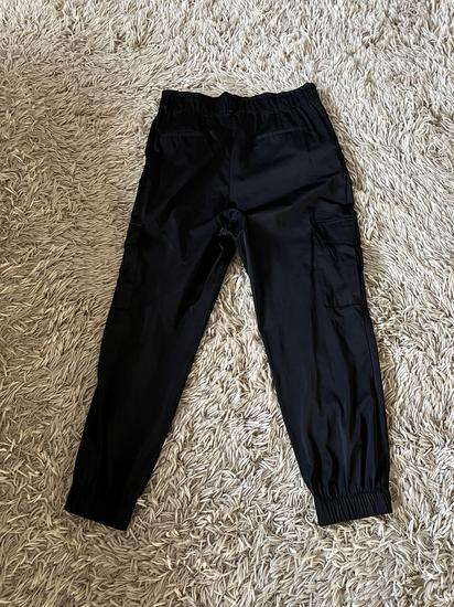 Zara pantalone vel. L