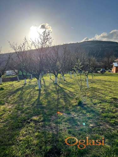 Kuća izmedju Vrdnika i Jaska