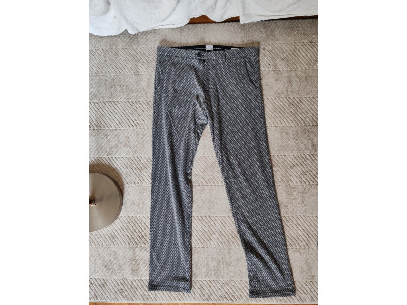 DSTREZZED DAPPER CHIC muške pantalone 32 NOVE