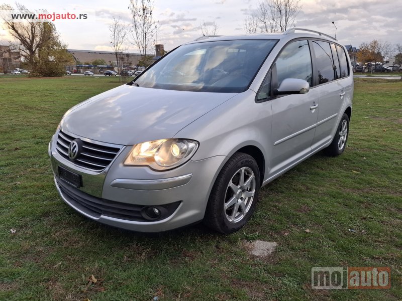 VW Touran 2,0TDI DSG
