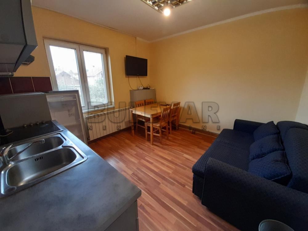 Bulevar Medijana, Troiposoban stan za izdavanje, 45m2, 350€