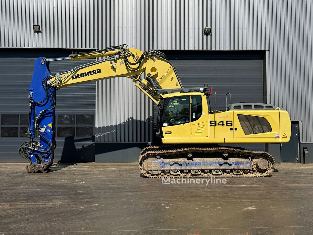Liebherr R946 - triple boom bager guseničar