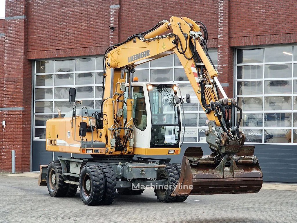 Liebherr A900C - 95 KW - Central Greasing - bager točkaš