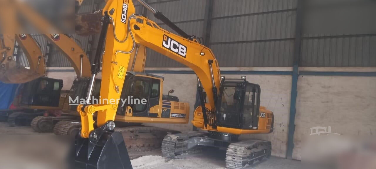 Novi JCB JS210 LC bager guseničar