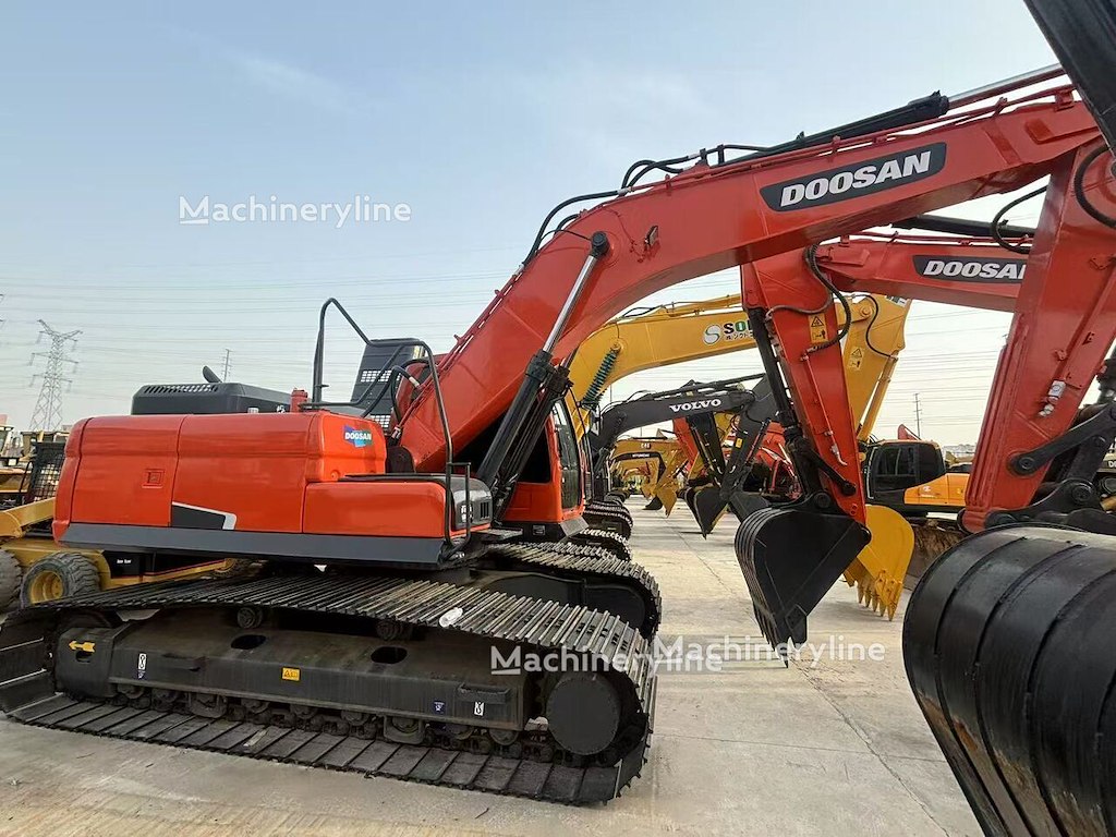 Doosan DX225LC-9C bager guseničar