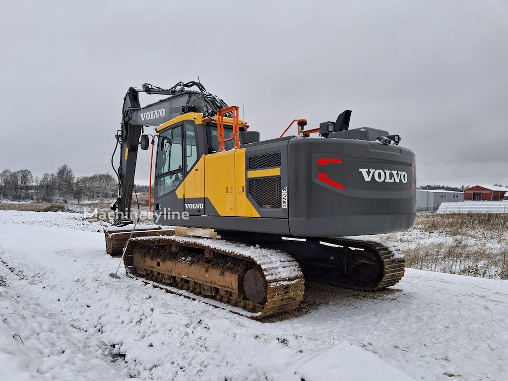 Volvo EC220E bager guseničar