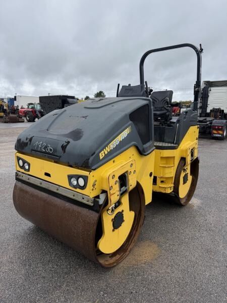 BOMAG BW138 AD-5 mali valjak