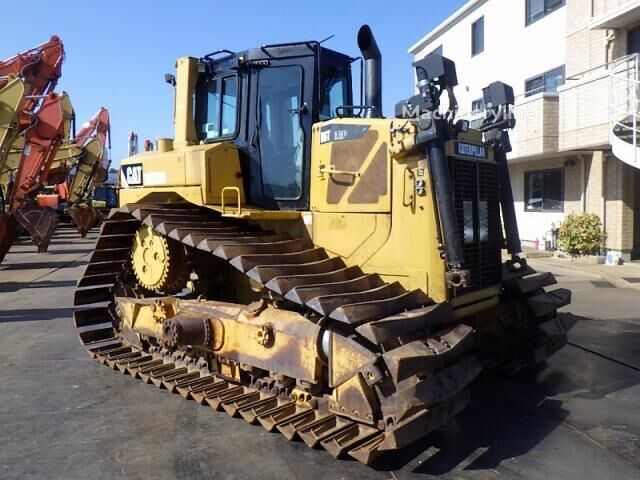 Caterpillar D6N buldožer