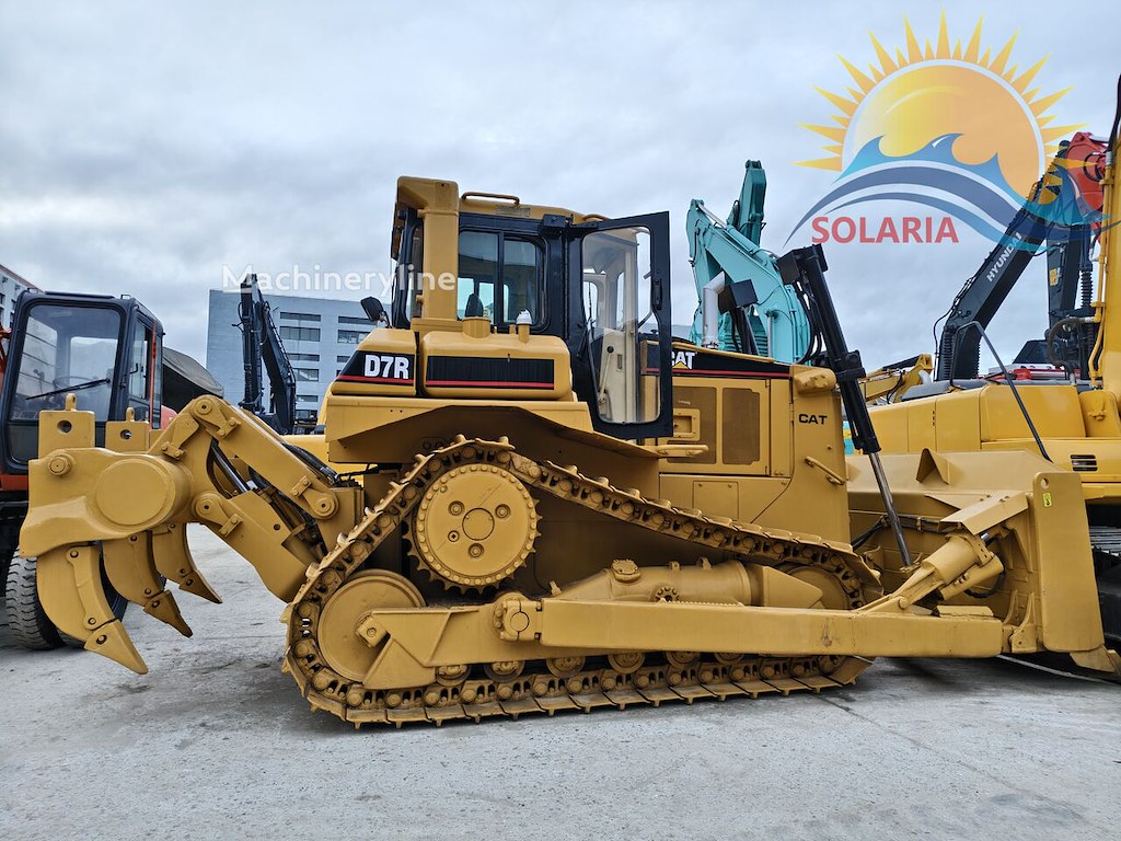 Caterpillar D7R buldožer