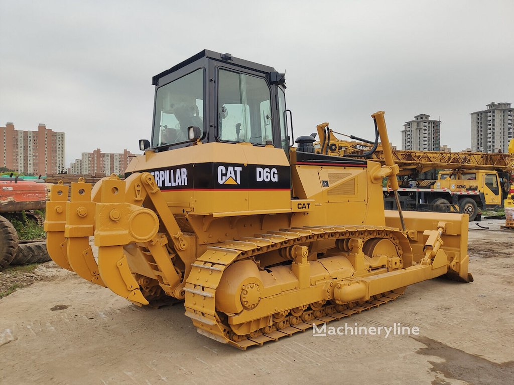 Caterpillar D6G buldožer