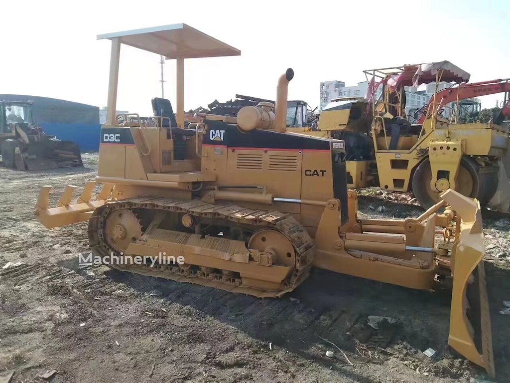 Caterpillar D3C buldožer