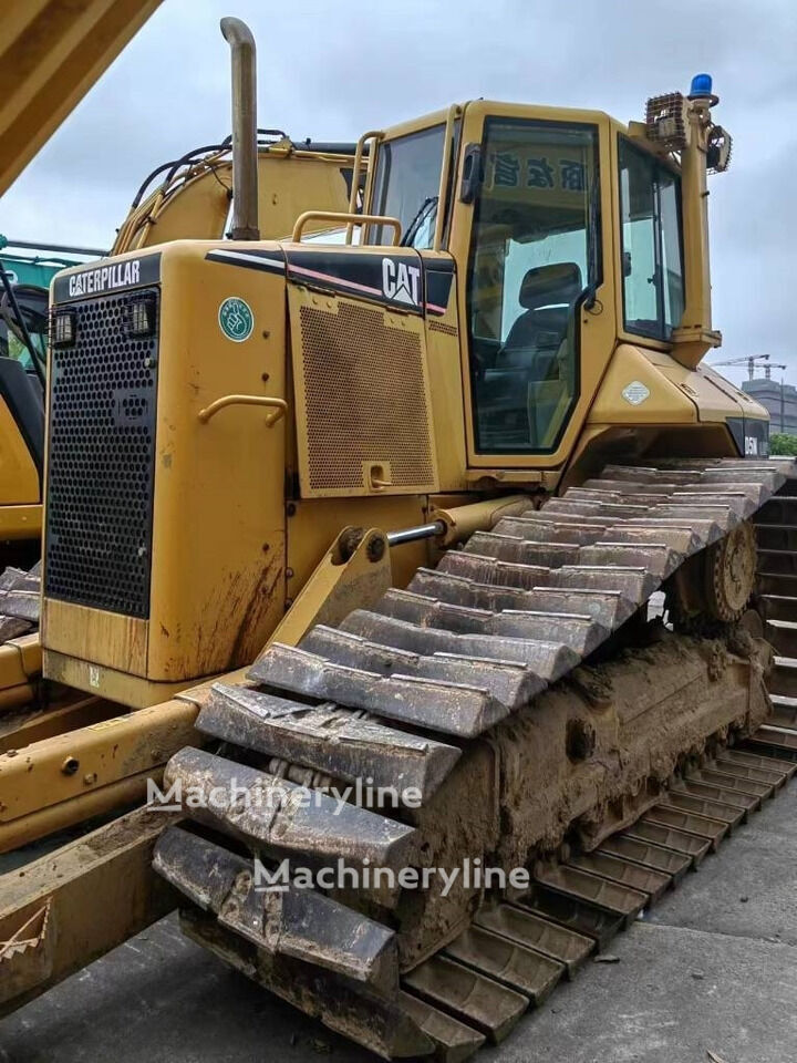 Caterpillar D5N buldožer
