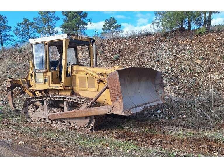 Caterpillar D6D buldožer