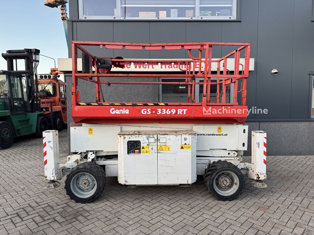 Genie GS 3369 RT Hoogwerker / Arbeitsbuhne 12mtr werkhoogte 4x4 Kubot makazasta platforma