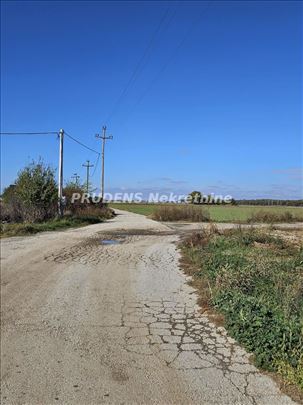 Građevinski plac sa širokim frontom