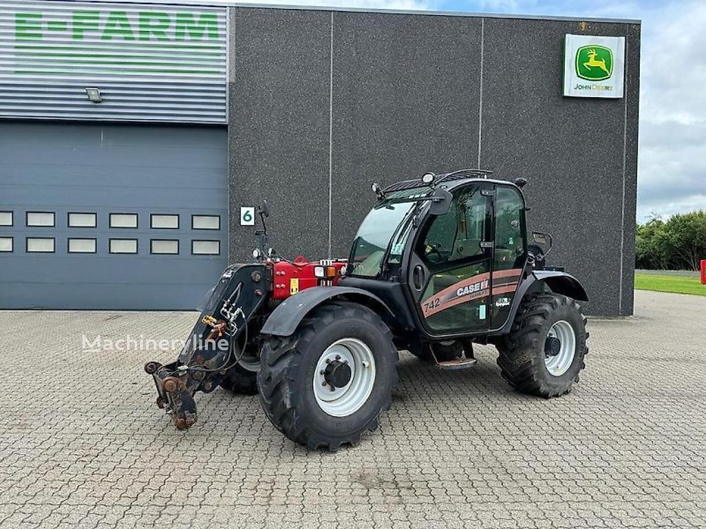 Case farmlift 742 teleskopski utovarivač